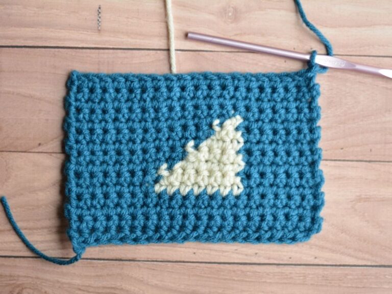 Intarsia Crochet Tutorial (Step-by-Step) - Remington Lane Crochet